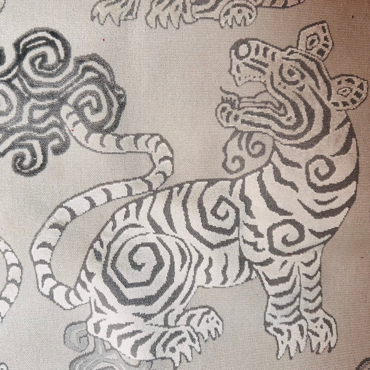 De Leo Akbar Graphite Tiger Cut-Velvet Epingle Decorator Fabric – Savvy ...