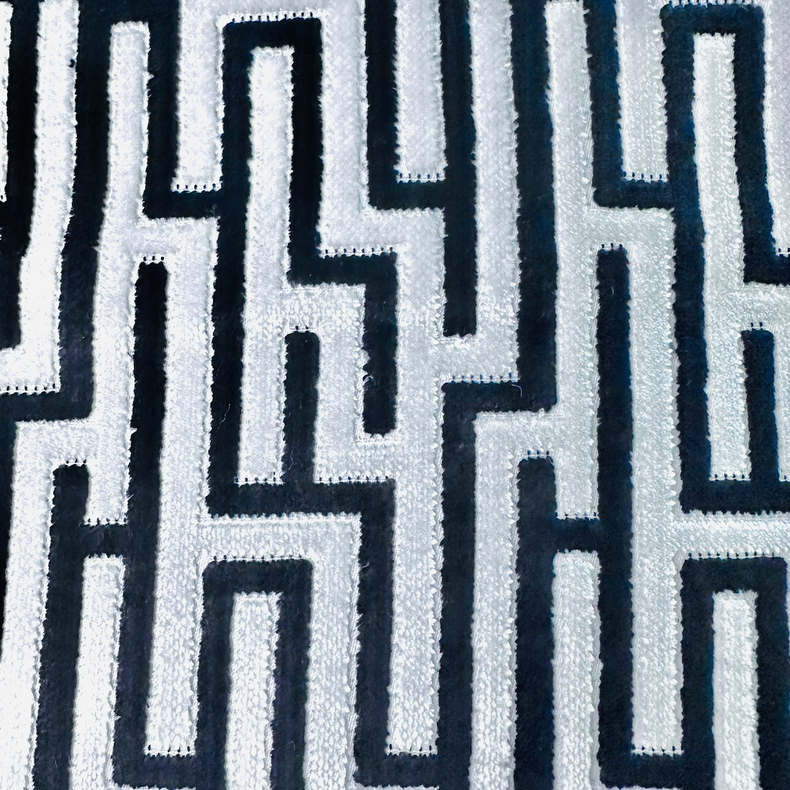 De Leo Eliza Tuxedo 11680-M1193 Geometric Cut Velvet Decorator Fabric ...